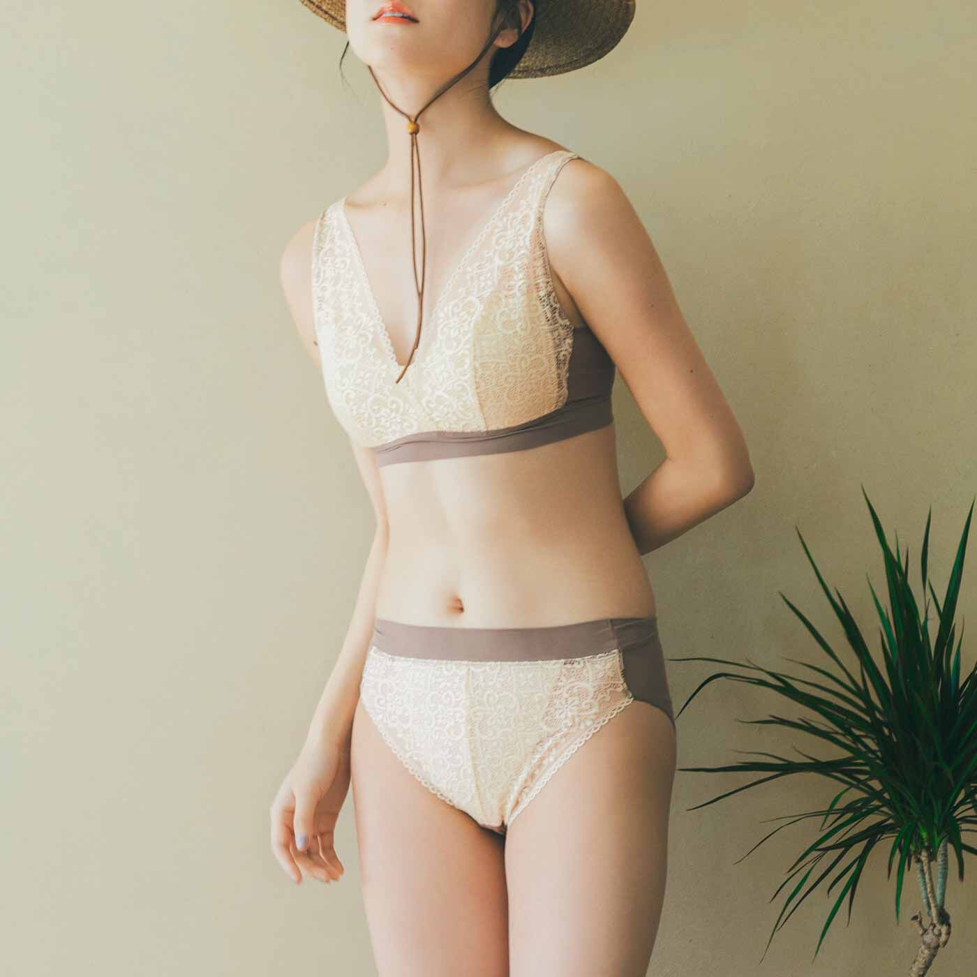 flufeel Resort Edition クロダレースを贅沢（ぜいたく）にあしらった 旅気分のブラ＆ショーツ｜WEB限定お買い得商品｜フェリシモ【公式通販】
