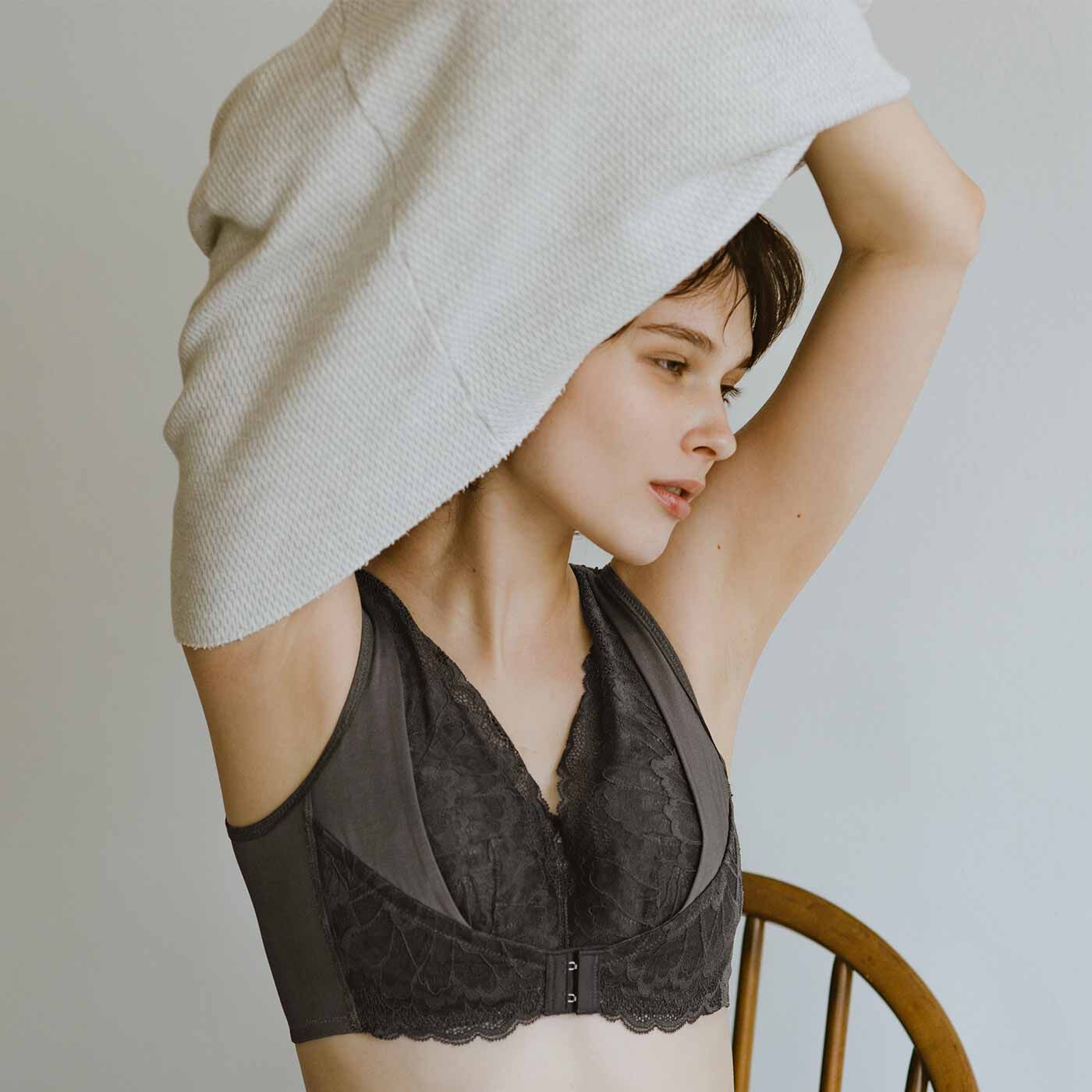 アラフォーからの胸悩み対策 サイズ選び解放 フロント調整ブラ〈LL～4L〉の会｜flufeel[フラフィール]｜フェリシモ【公式通販】